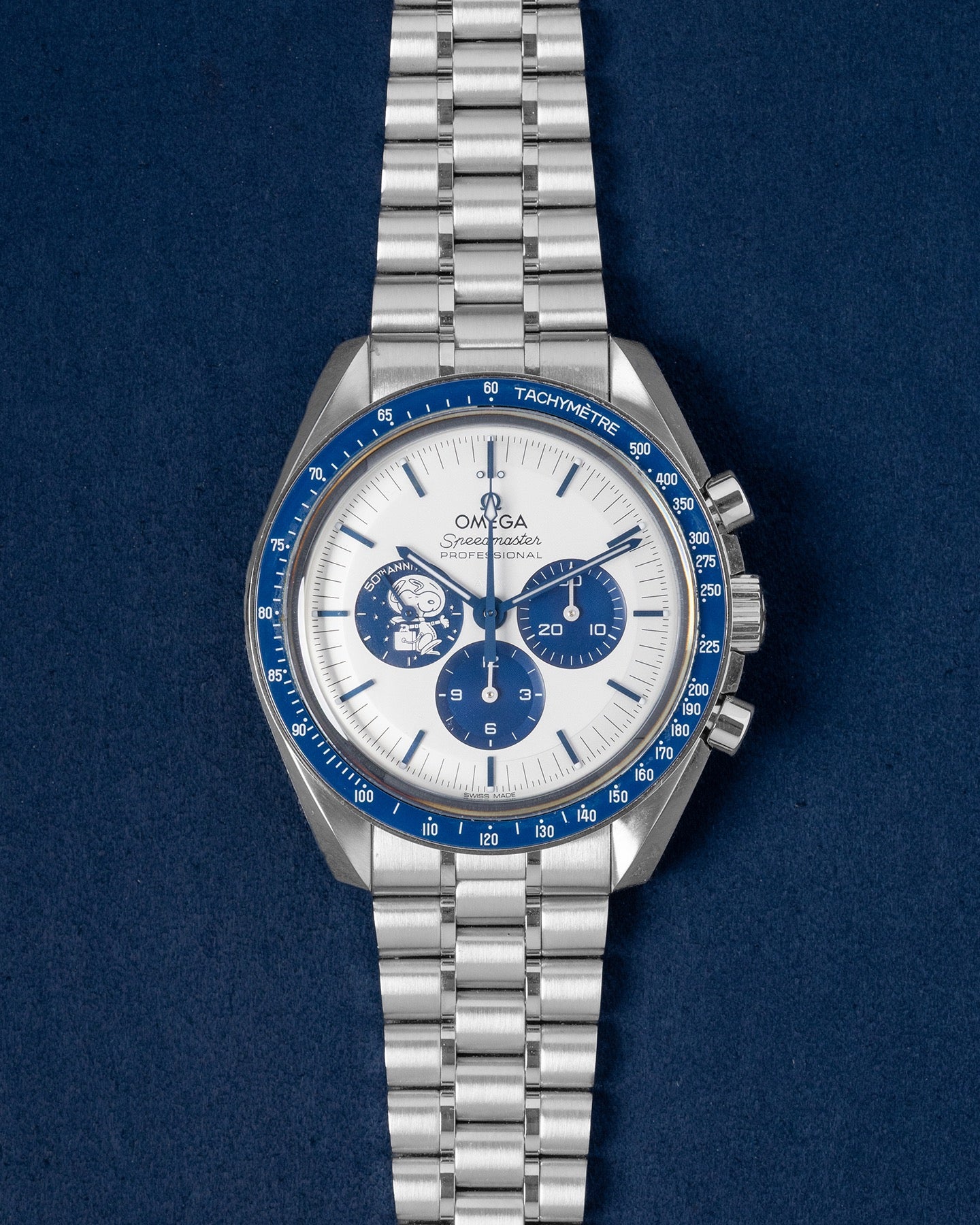 Omega Speedmaster Silver Snoopy Award 42 31032425002001 – Grand Caliber